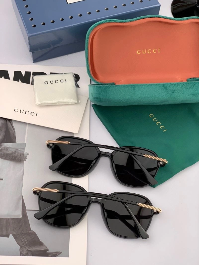 Top mirror Gucci Sunglasses