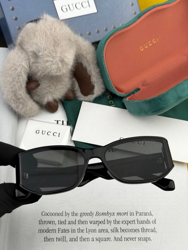 Brand-authenticated Gucci Sunglasses