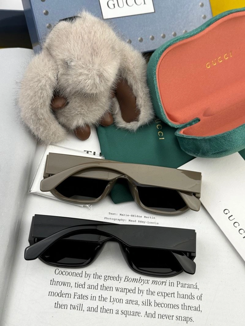 Brand-authenticated Gucci Sunglasses