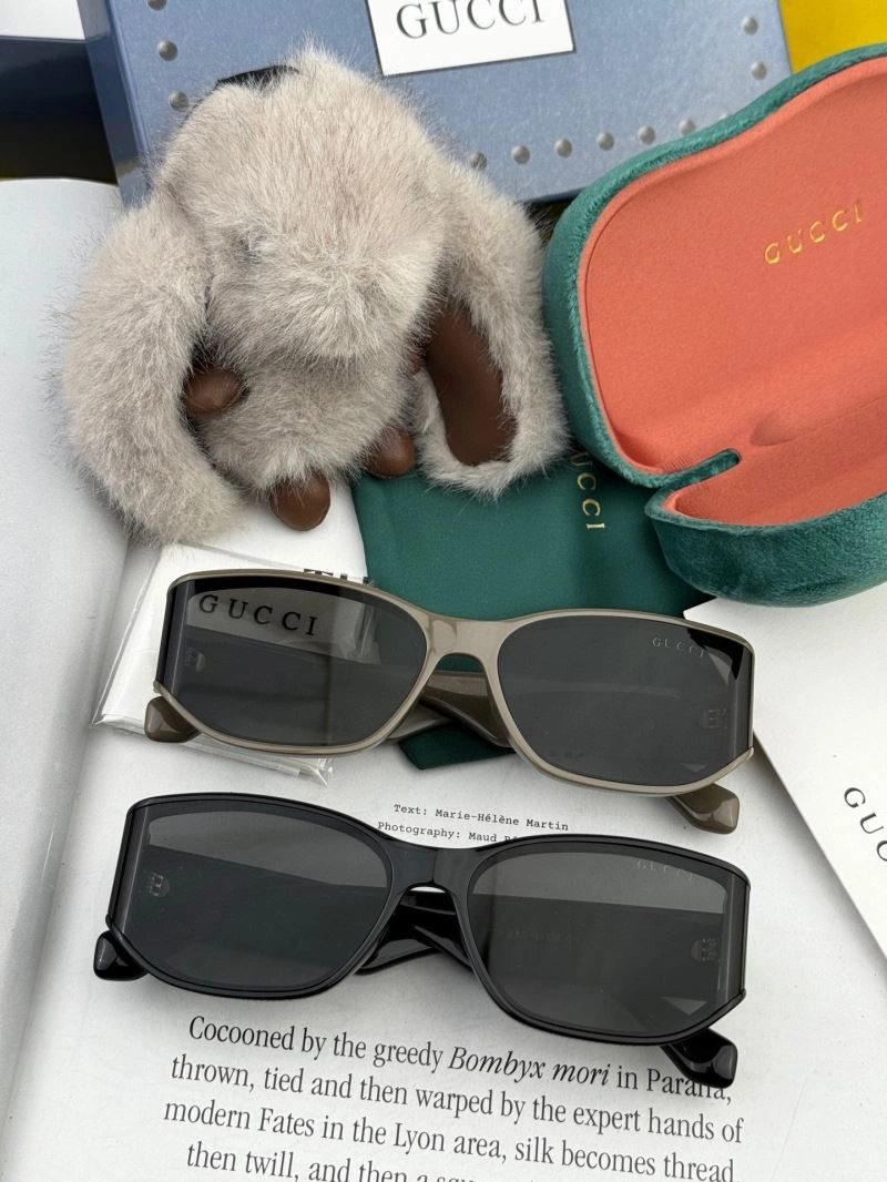 Brand-authenticated Gucci Sunglasses