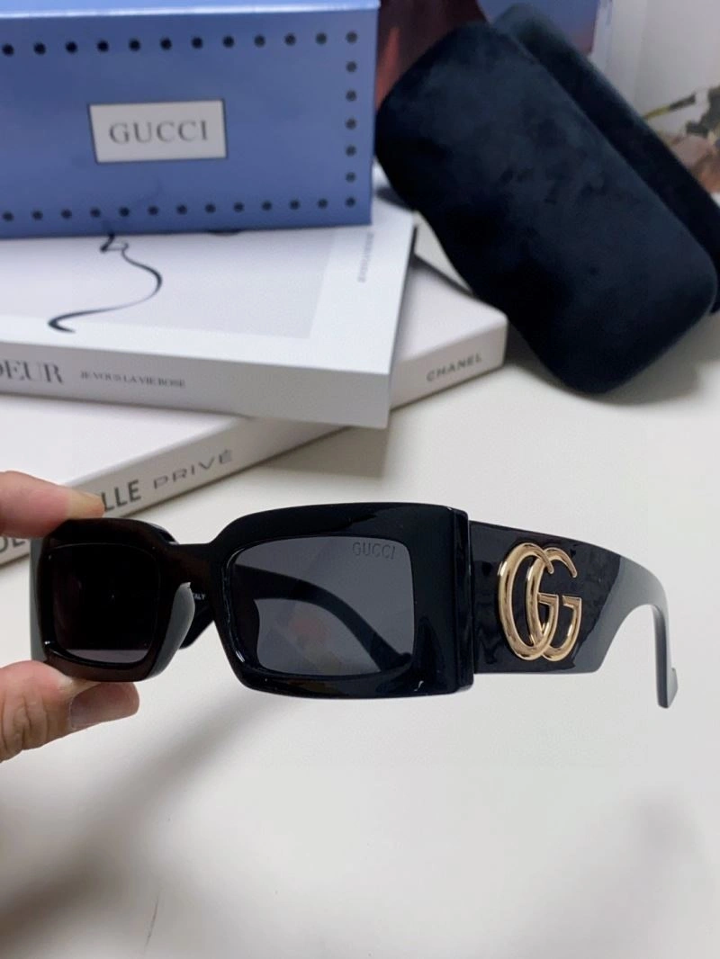 Top mirror Gucci Sunglasses