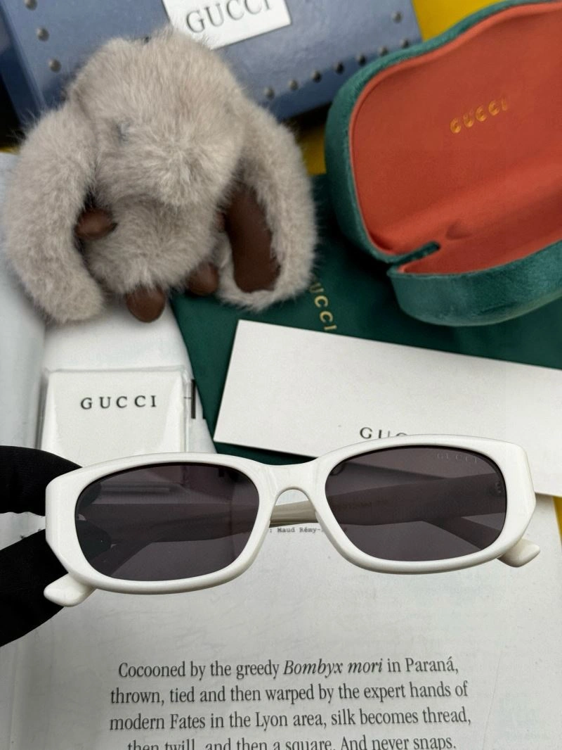 Exact replica Gucci Sunglasses
