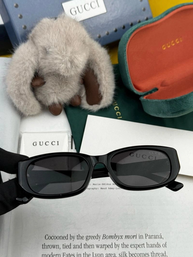 Exact replica Gucci Sunglasses