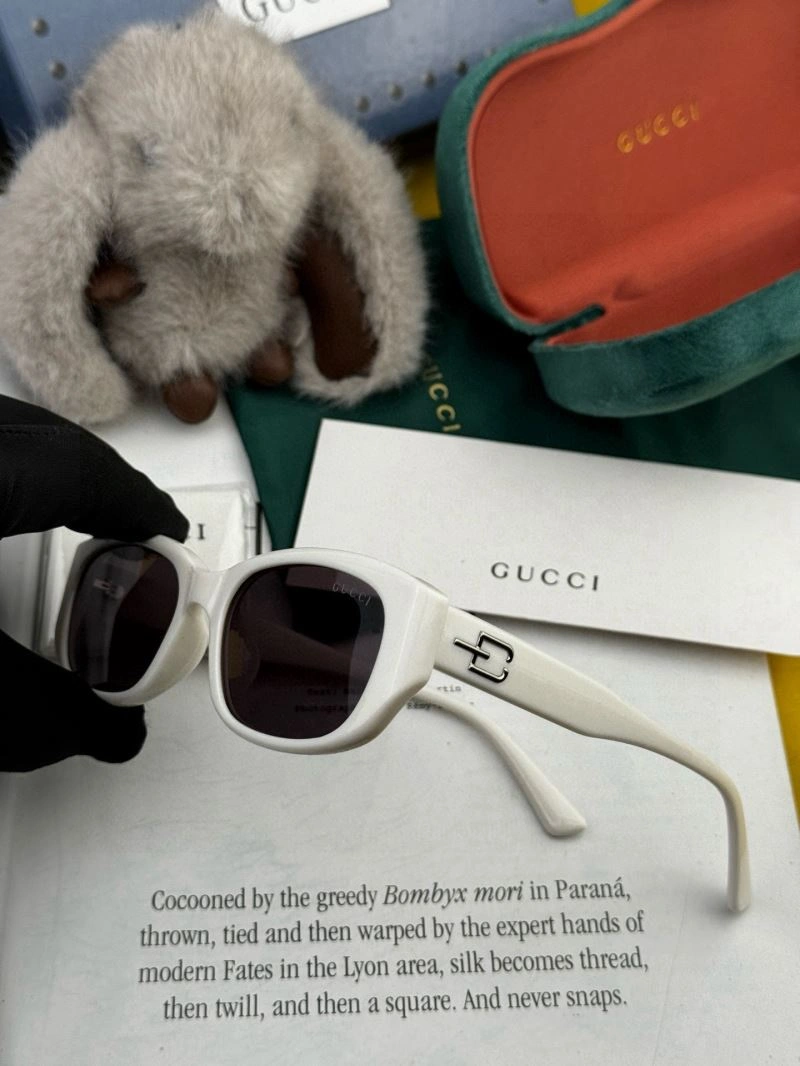 Exact replica Gucci Sunglasses