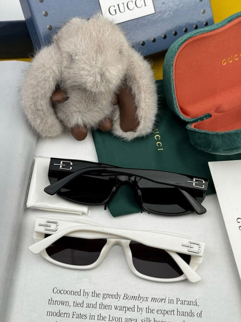Exact replica Gucci Sunglasses