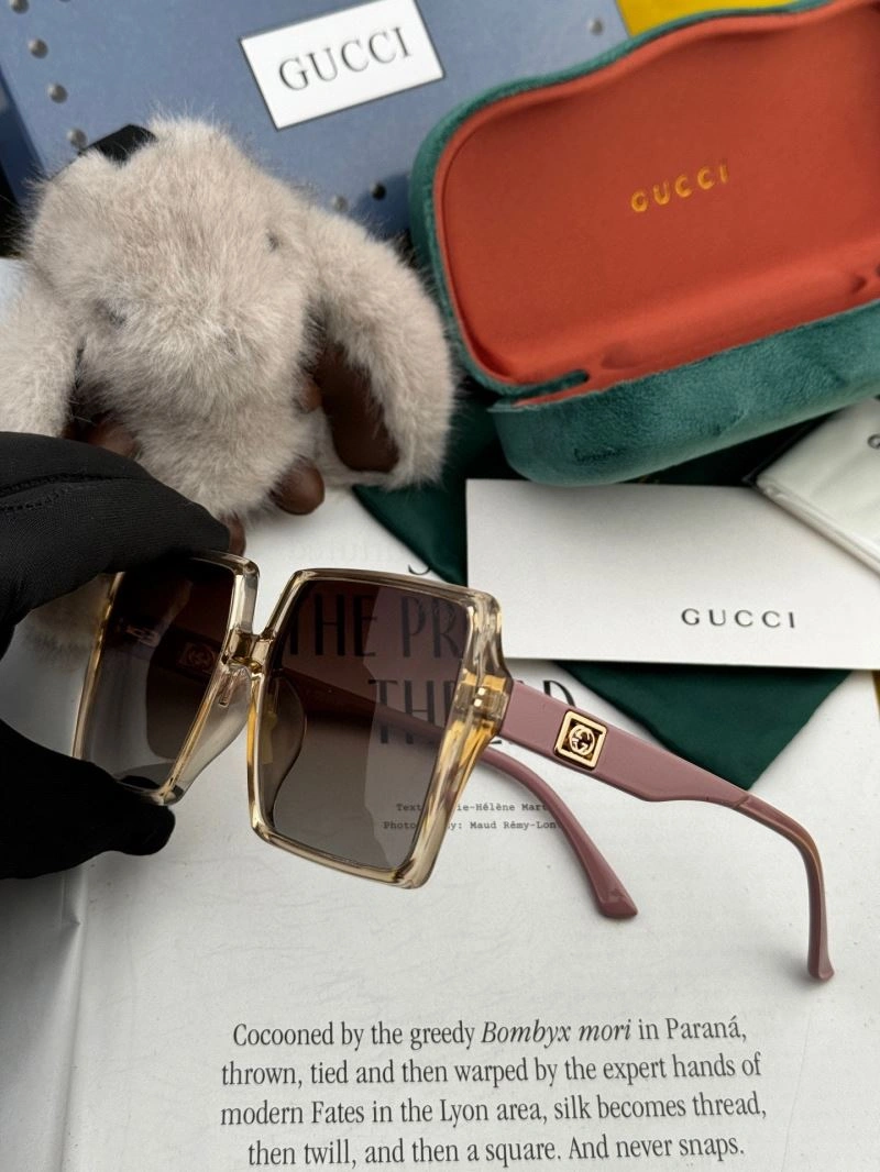 Brand-authenticated Gucci Sunglasses