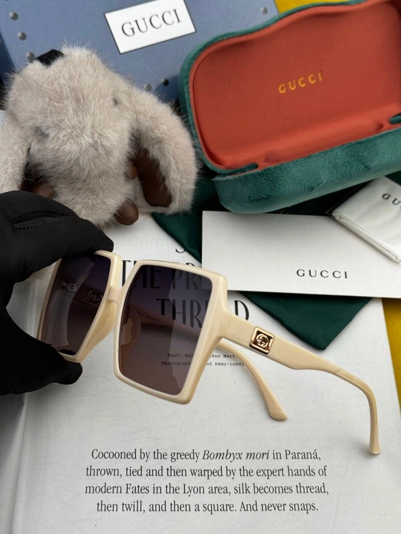 Brand-authenticated Gucci Sunglasses