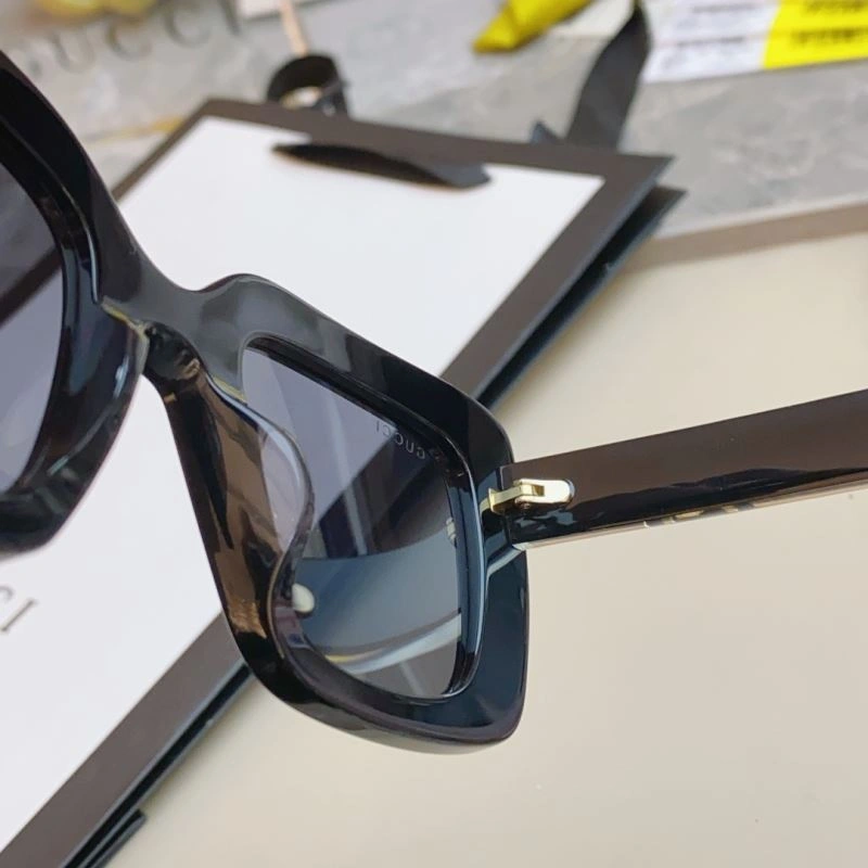 Accurate model Gucci Sunglasses