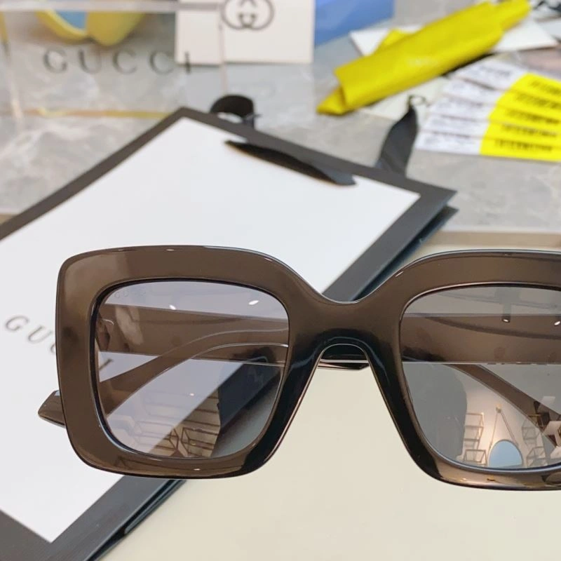 Accurate model Gucci Sunglasses