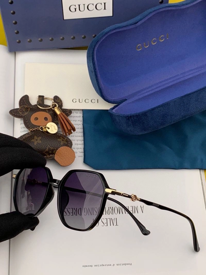 Accurate model Gucci Sunglasses