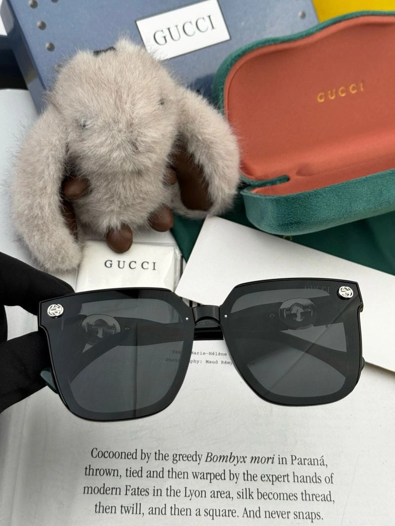 Brand-authenticated Gucci Sunglasses