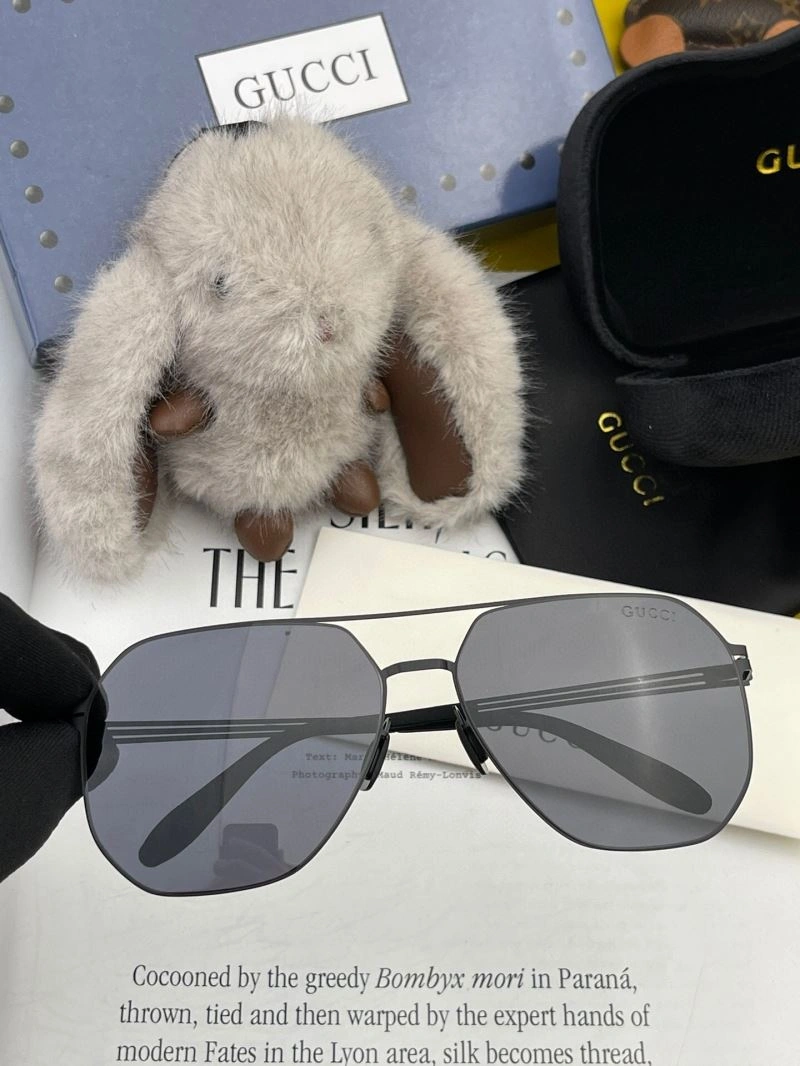Top mirror Gucci Sunglasses