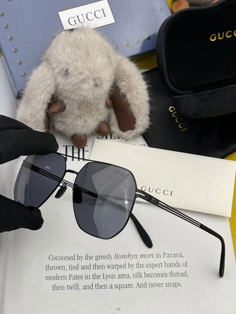 Top mirror Gucci Sunglasses