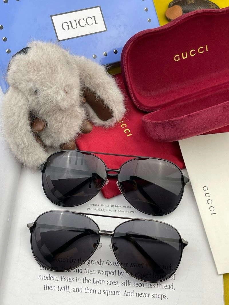 Accurate model Gucci Sunglasses
