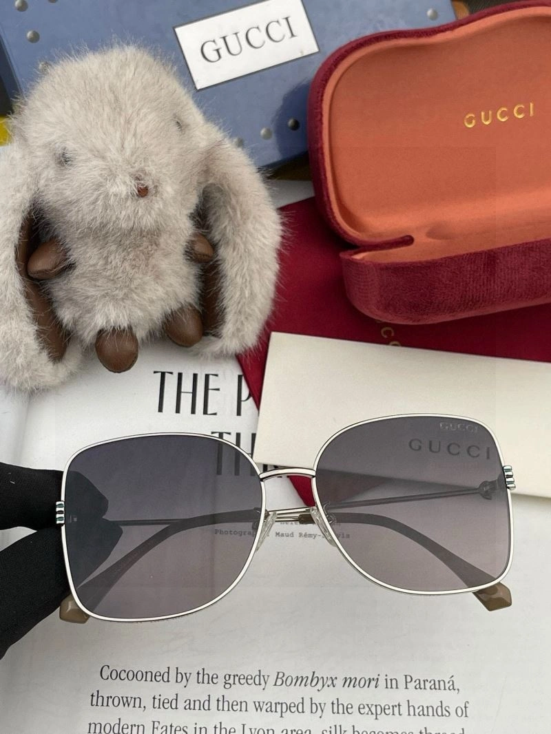 Accurate model Gucci Sunglasses