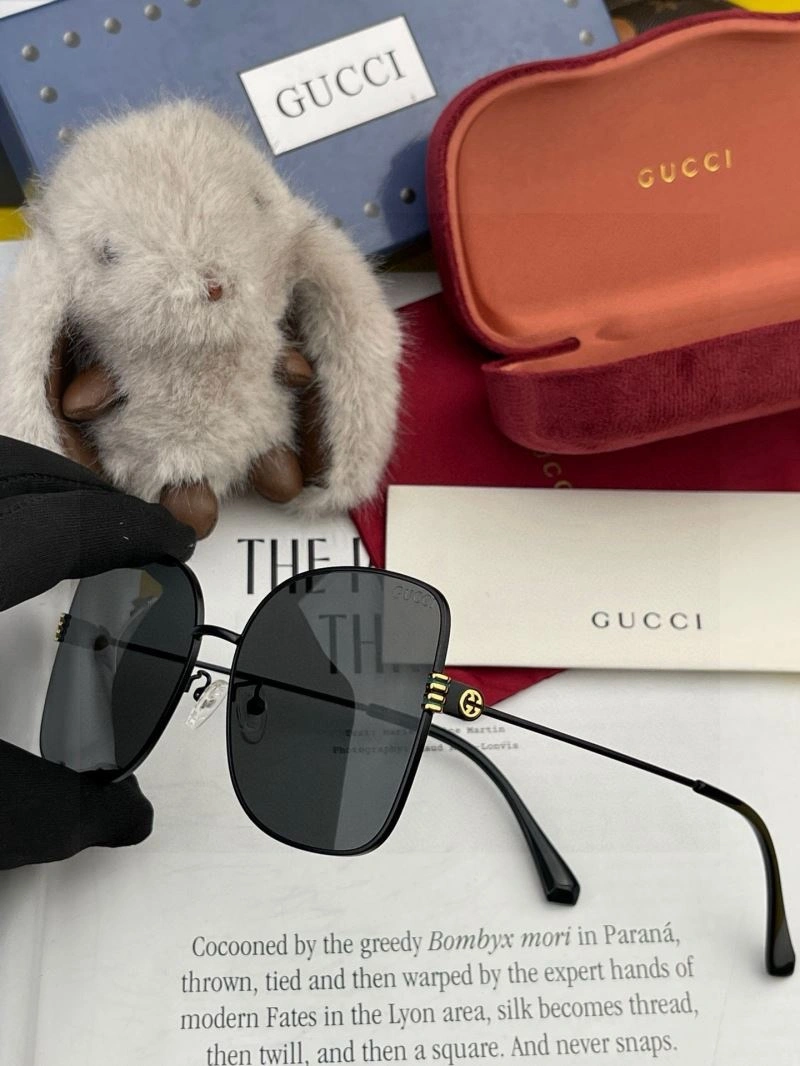 Accurate model Gucci Sunglasses