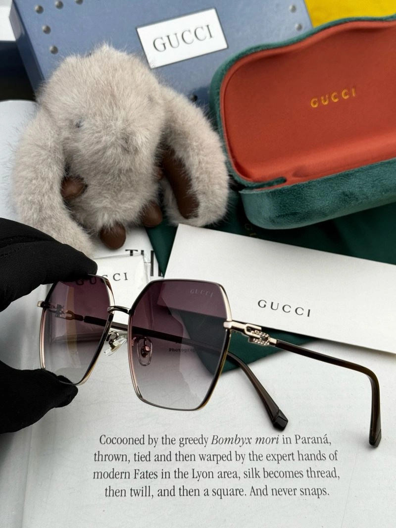 Accurate model Gucci Sunglasses