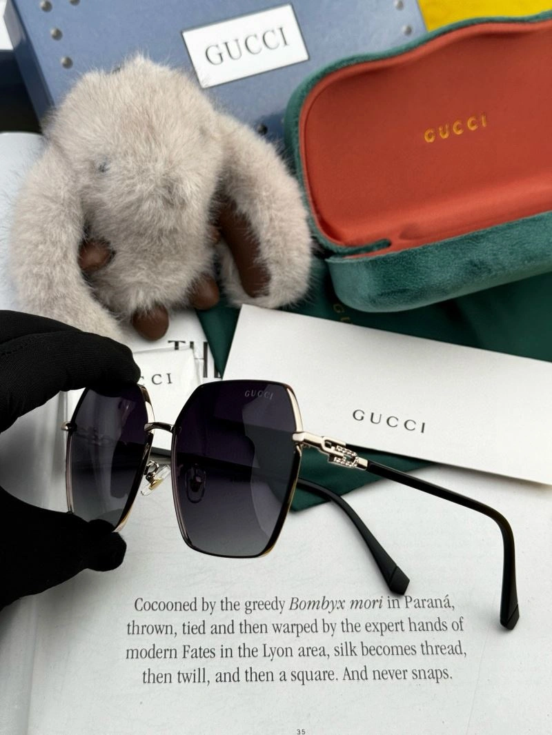 Accurate model Gucci Sunglasses