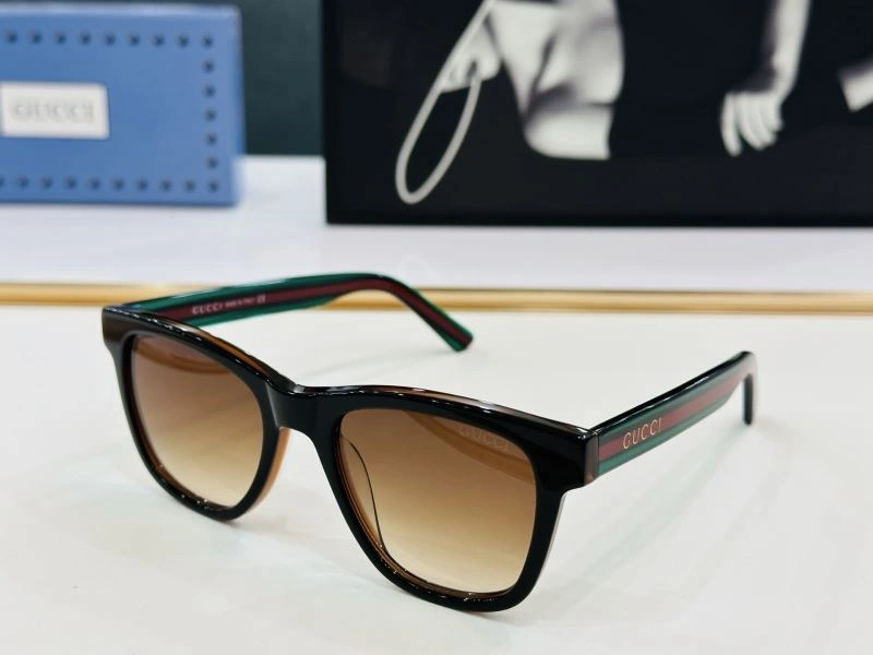 Brand-authenticated Gucci Sunglasses