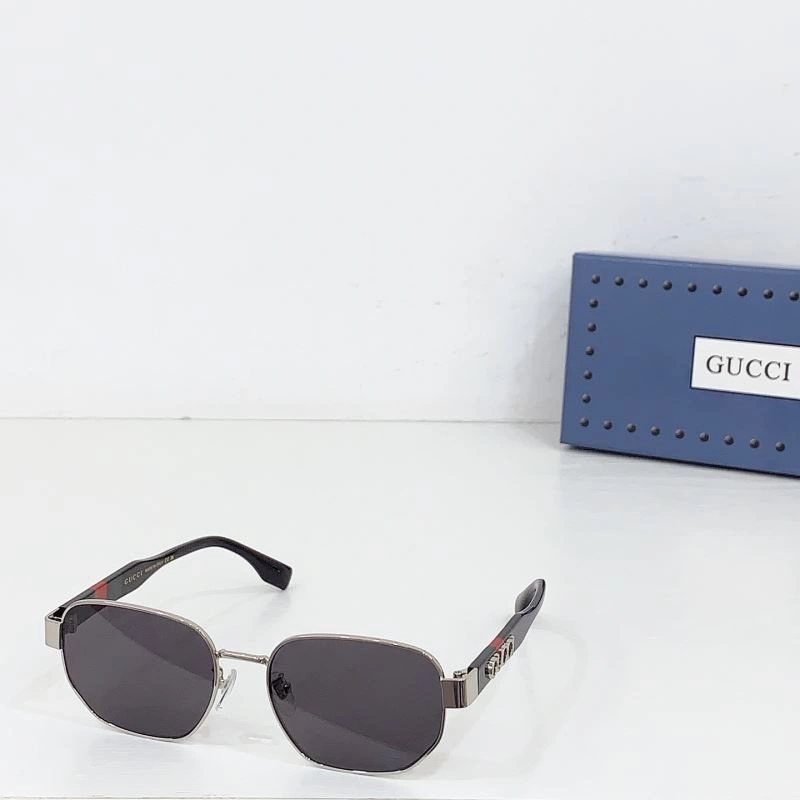 Accurate model Gucci Sunglasses