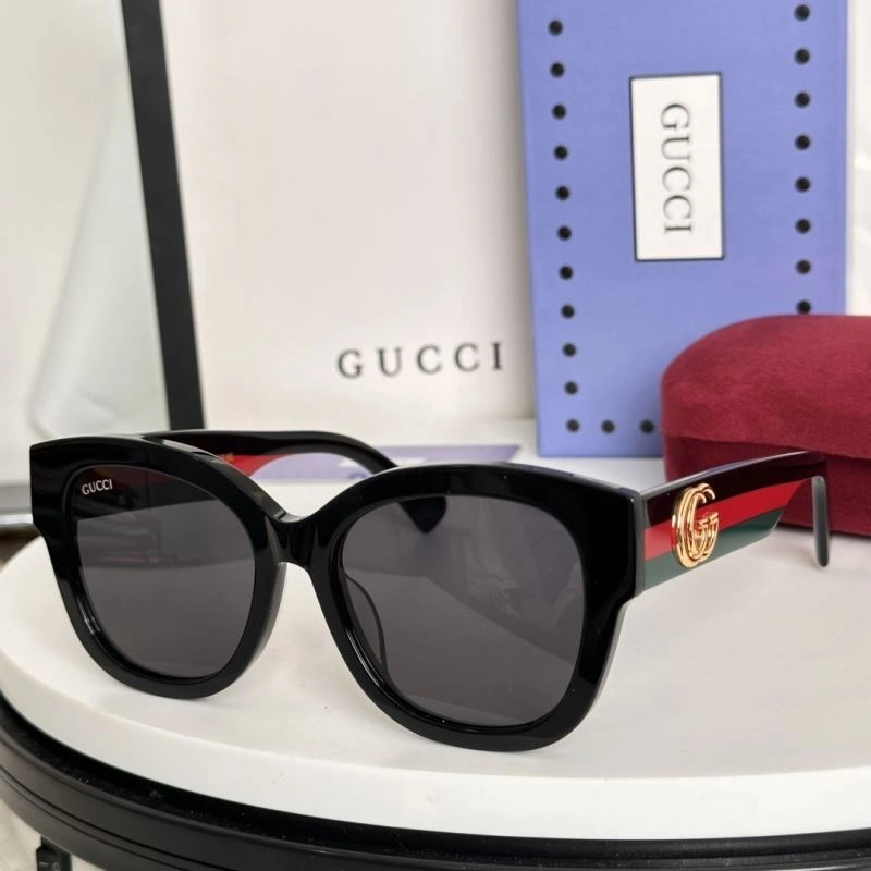 Accurate model Gucci Sunglasses