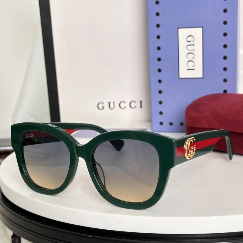 Accurate model Gucci Sunglasses