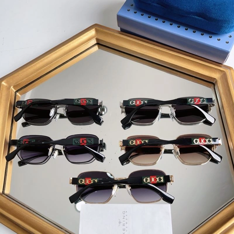 Top mirror Gucci Sunglasses