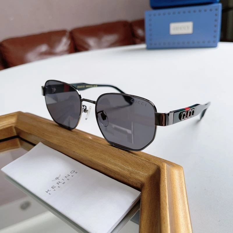 Top mirror Gucci Sunglasses