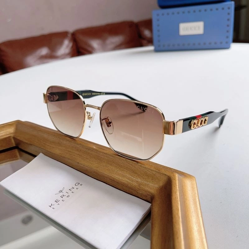 Top mirror Gucci Sunglasses