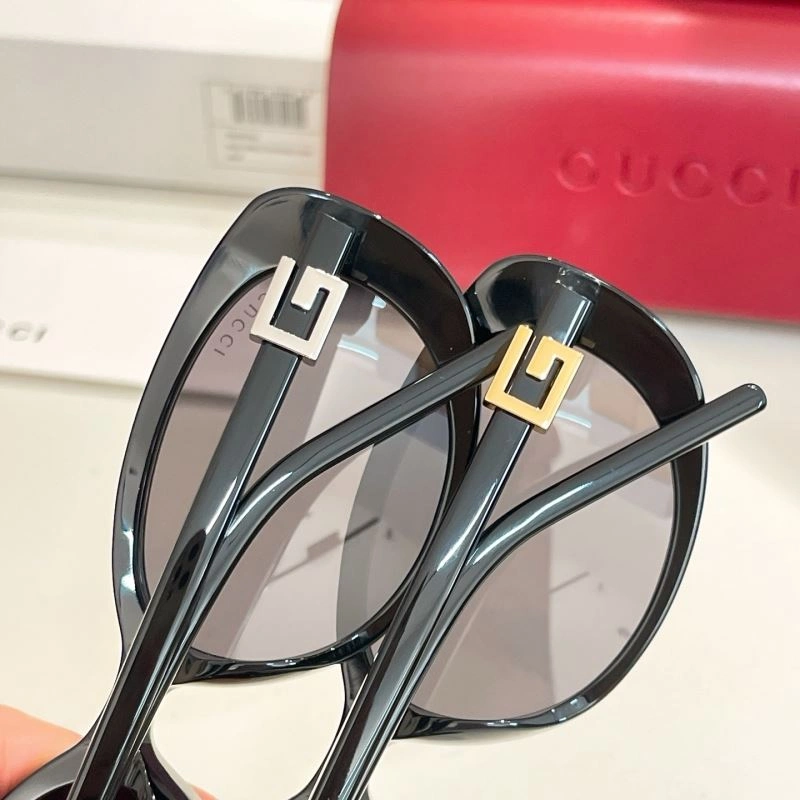 Exact replica Gucci Sunglasses