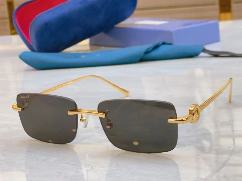 Top mirror Gucci Sunglasses