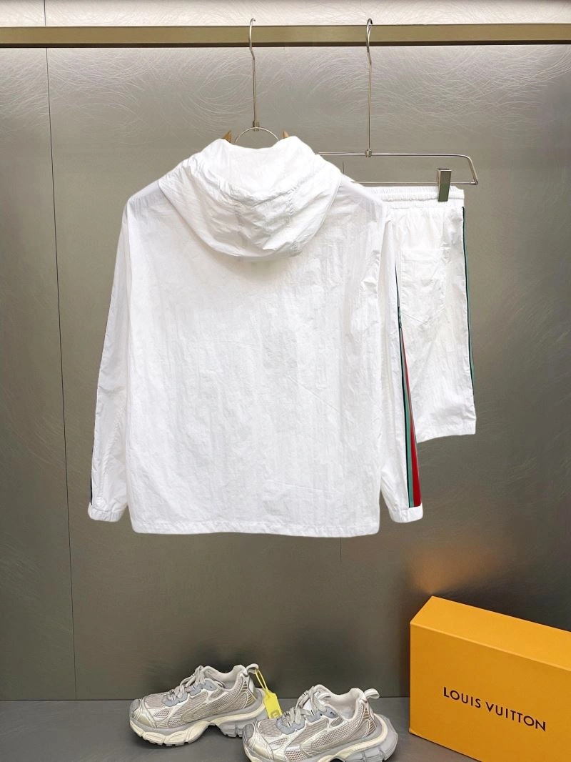 Accurate model Gucci Sunscreen Jacket