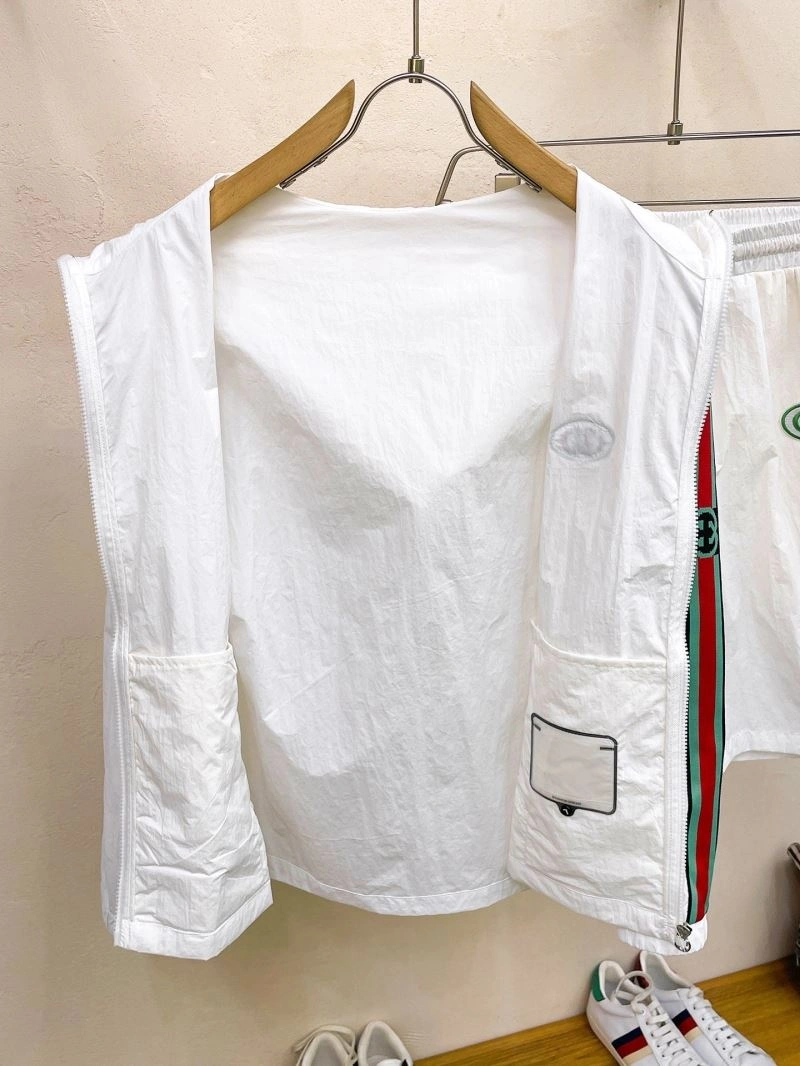 Accurate model Gucci Sunscreen Jacket