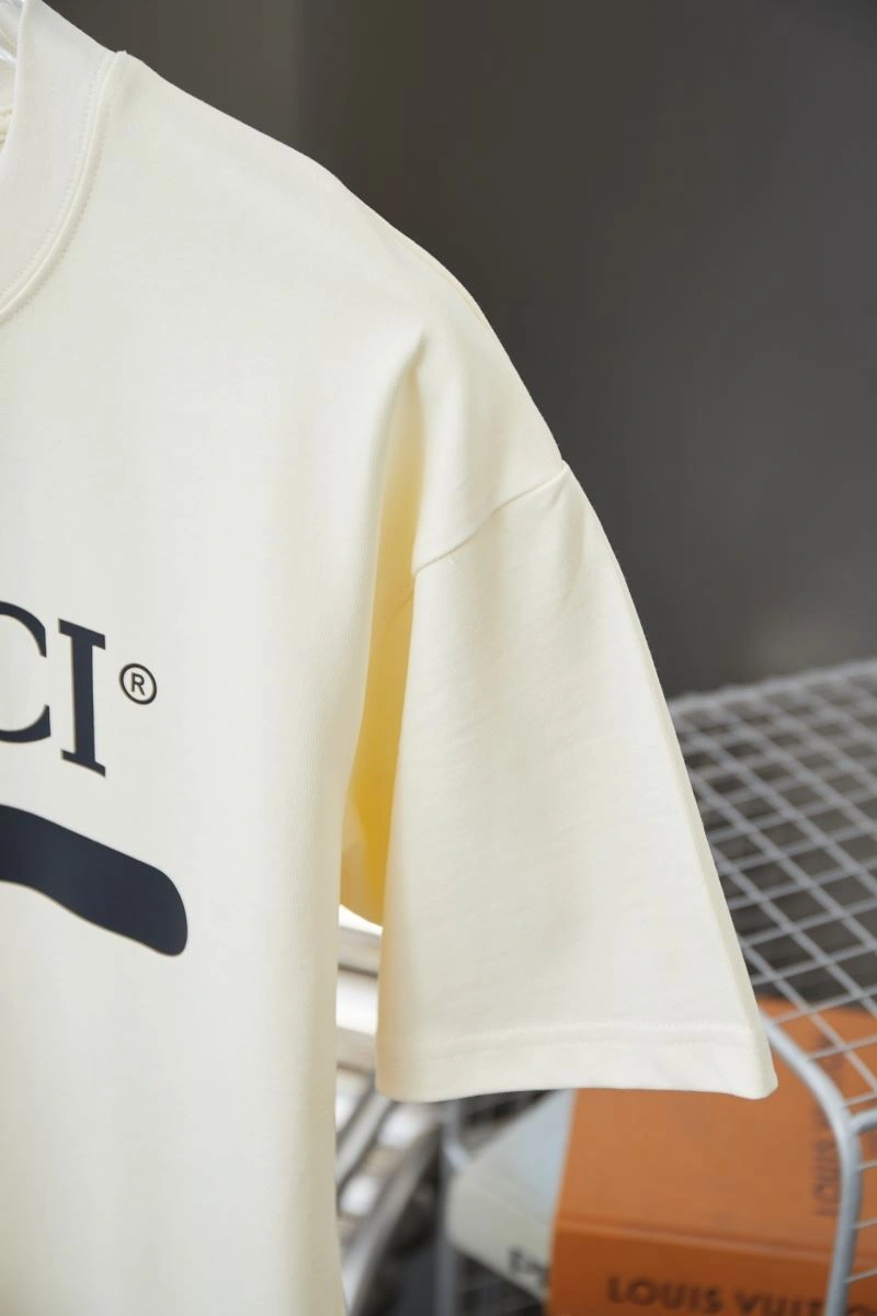Accurate model Gucci T-Shirts