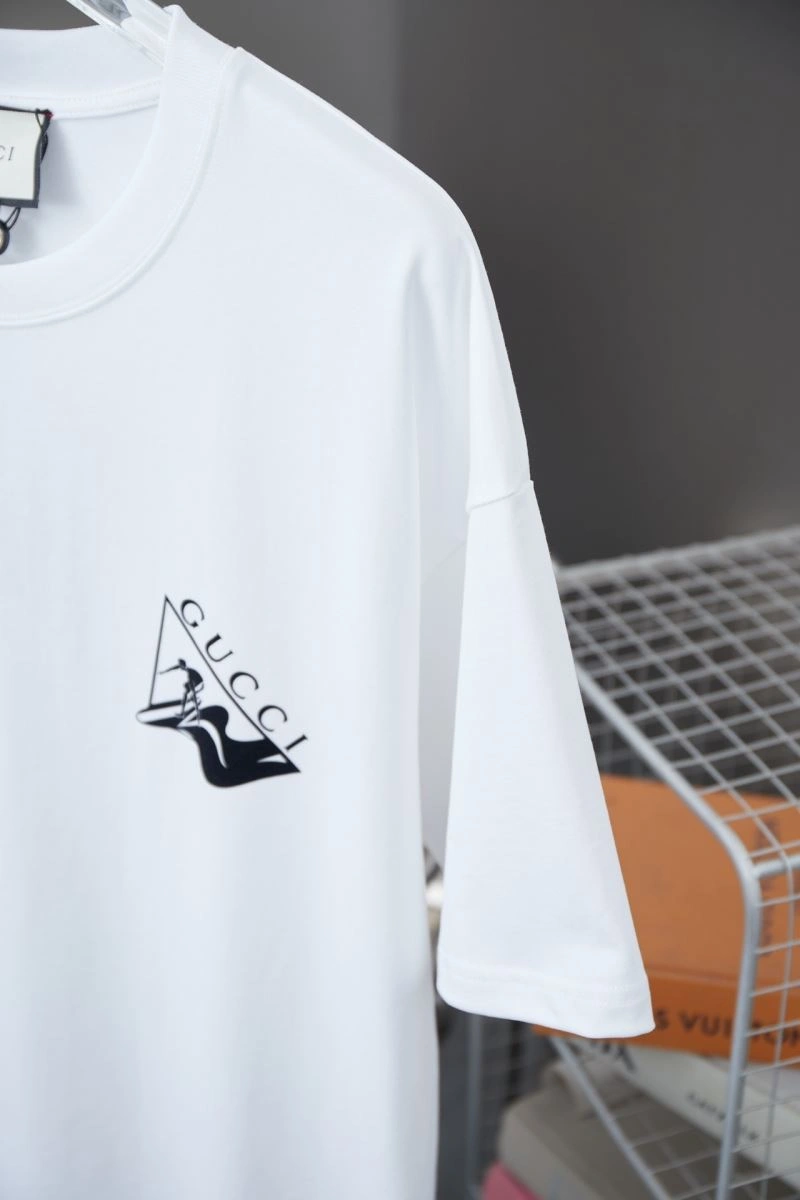 Top match Gucci T-Shirts