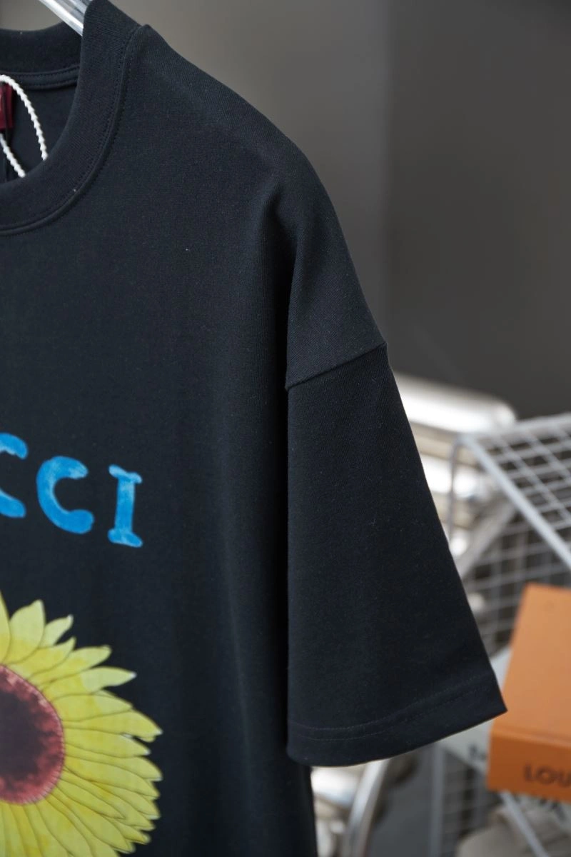 Top match Gucci T-Shirts