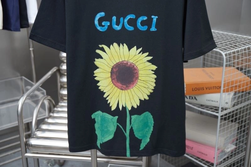 Top match Gucci T-Shirts