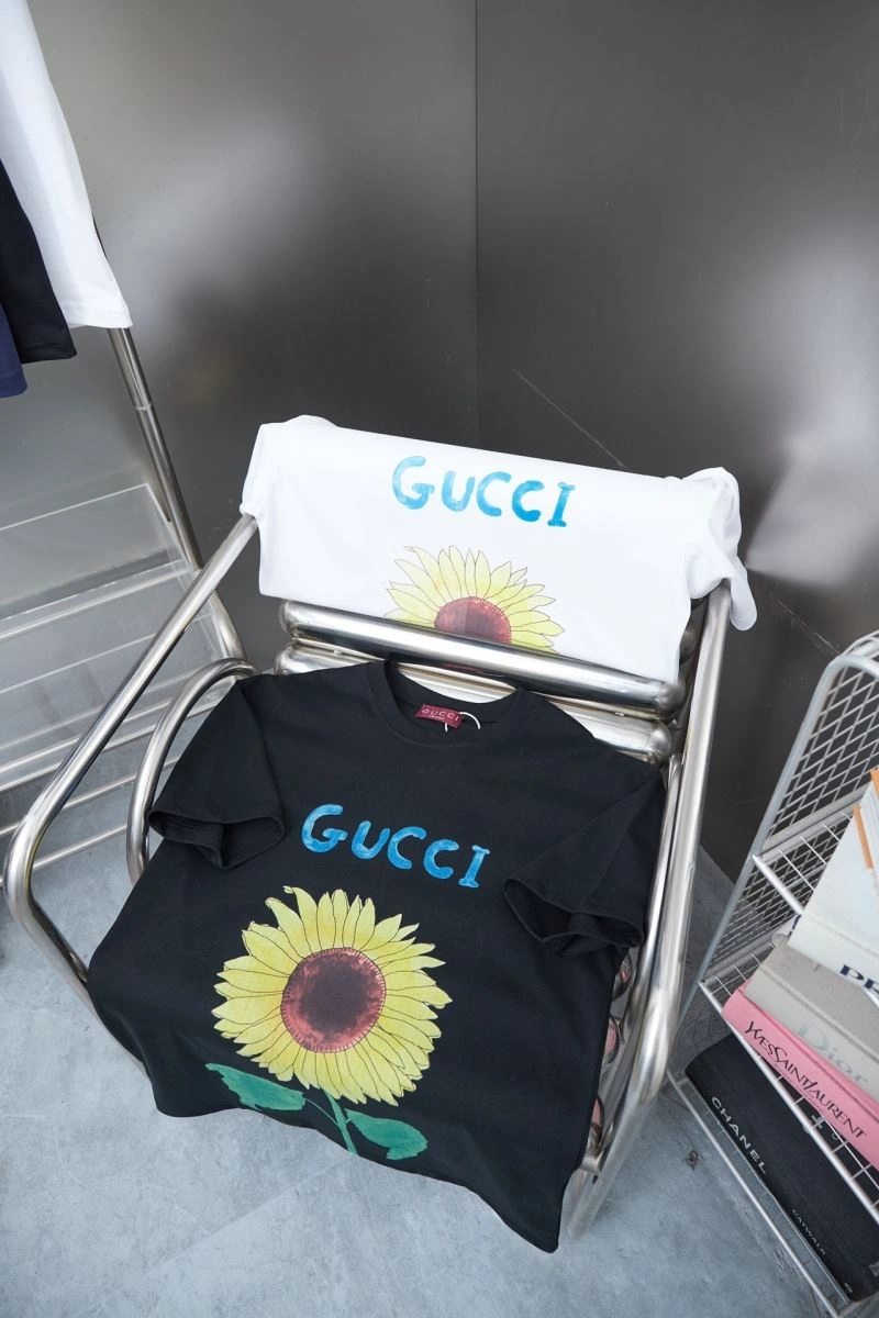 Top match Gucci T-Shirts