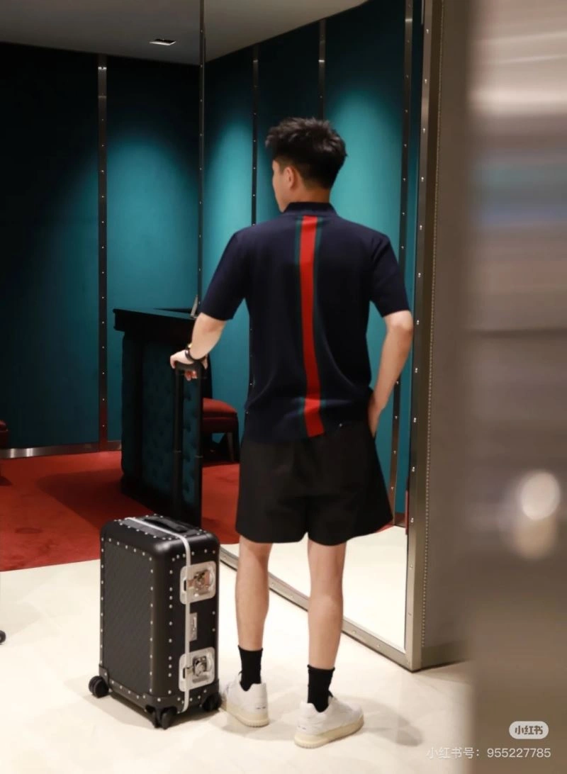 Accurate model Gucci T-Shirts