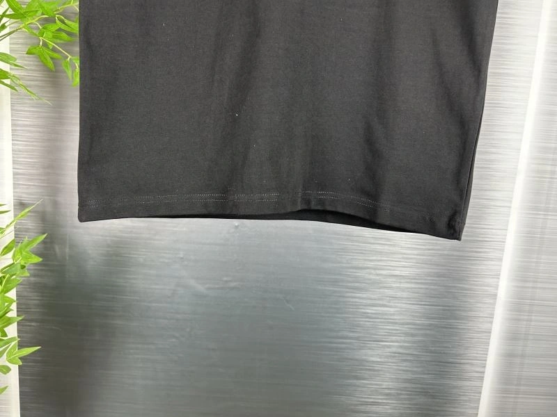 Indistinguishable Gucci T-Shirts