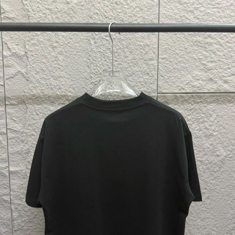 Indistinguishable Gucci T-Shirts