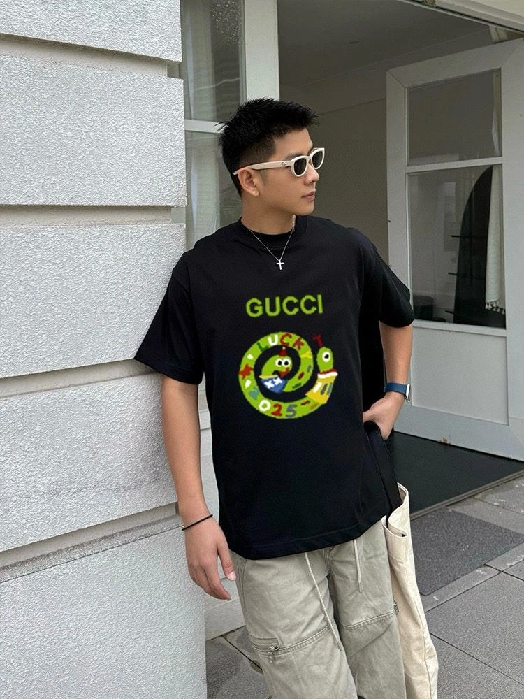 Indistinguishable Gucci T-Shirts