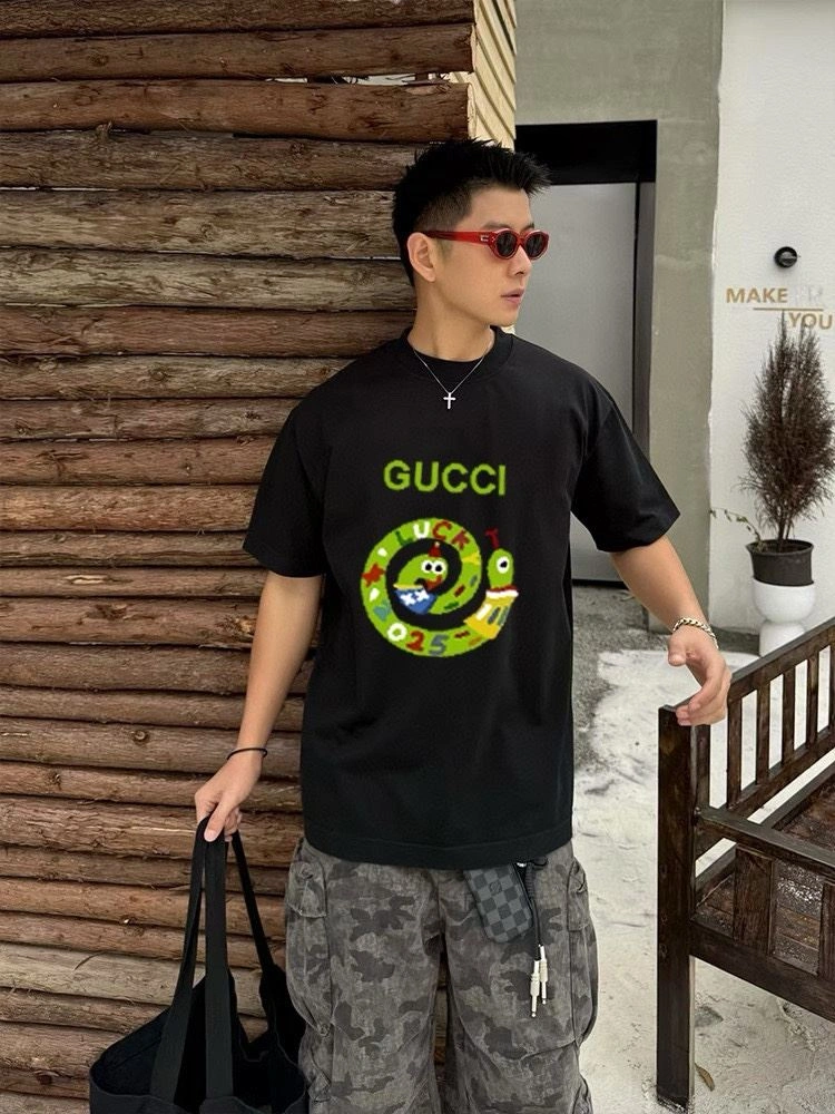 Indistinguishable Gucci T-Shirts