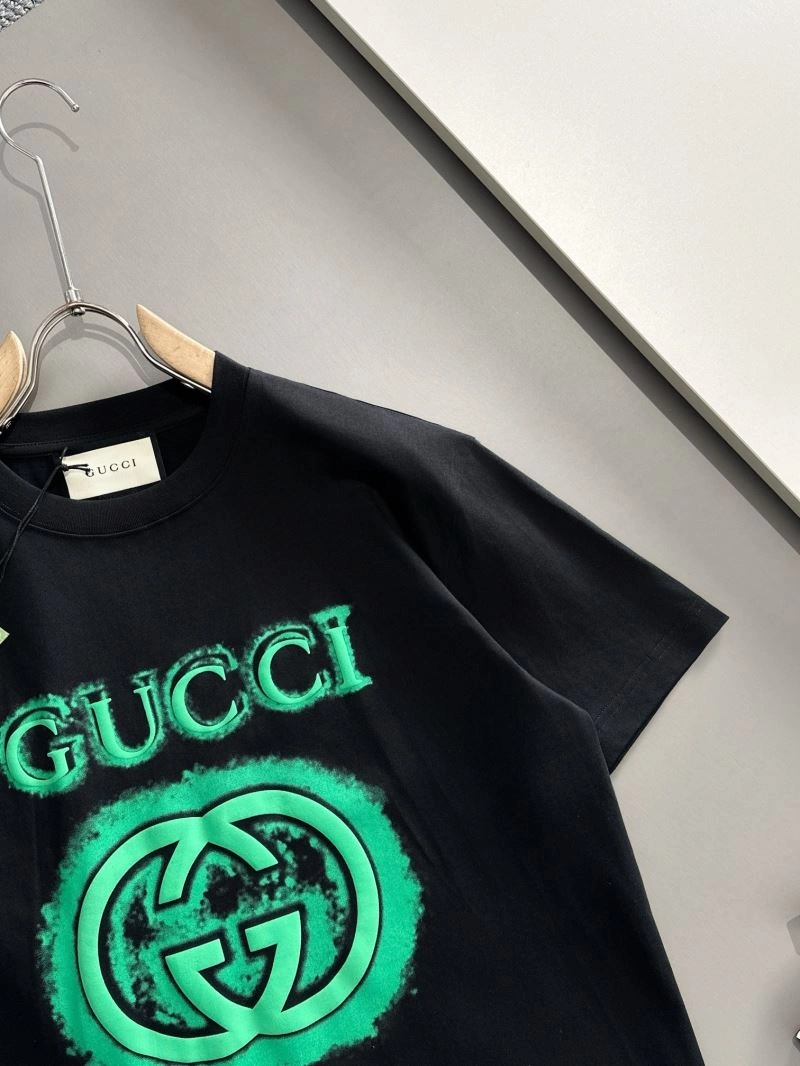 Accurate model Gucci T-Shirts