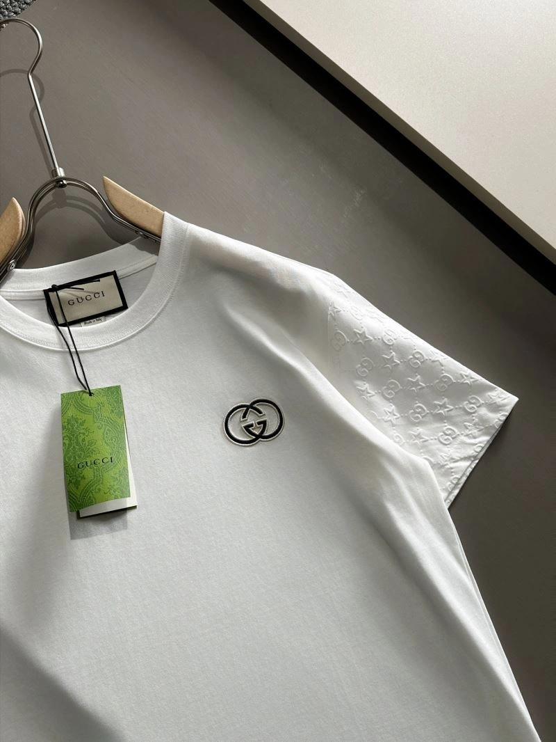 Accurate model Gucci T-Shirts