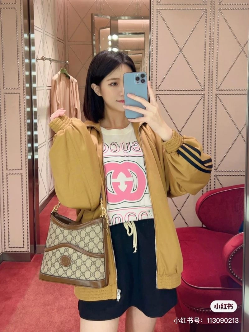 Accurate model Gucci T-Shirts