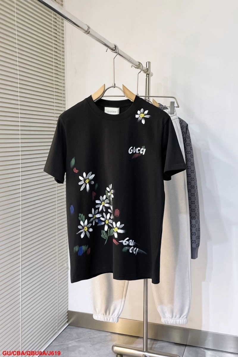 Top match Gucci T-Shirts