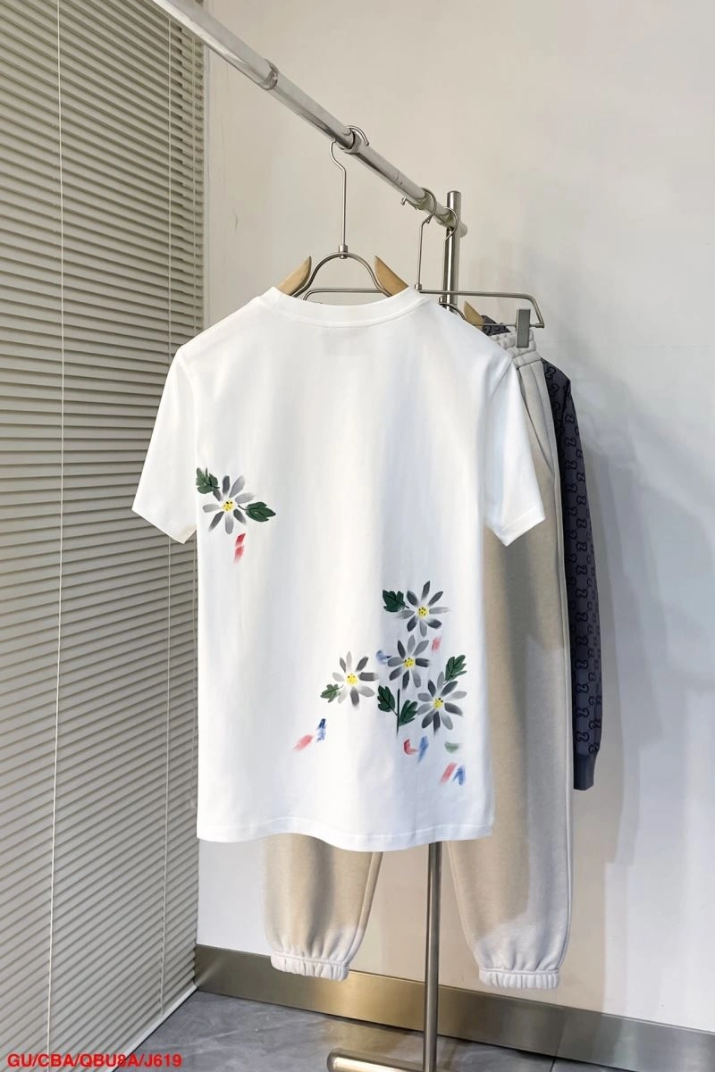 Top match Gucci T-Shirts