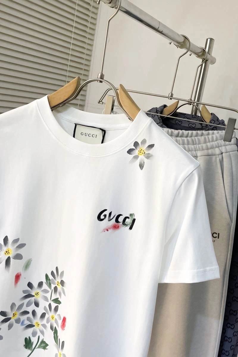 Top match Gucci T-Shirts