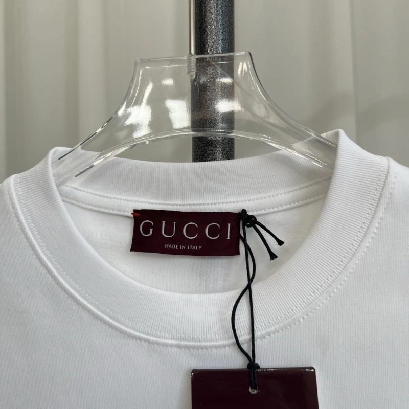 Accurate model Gucci T-Shirts
